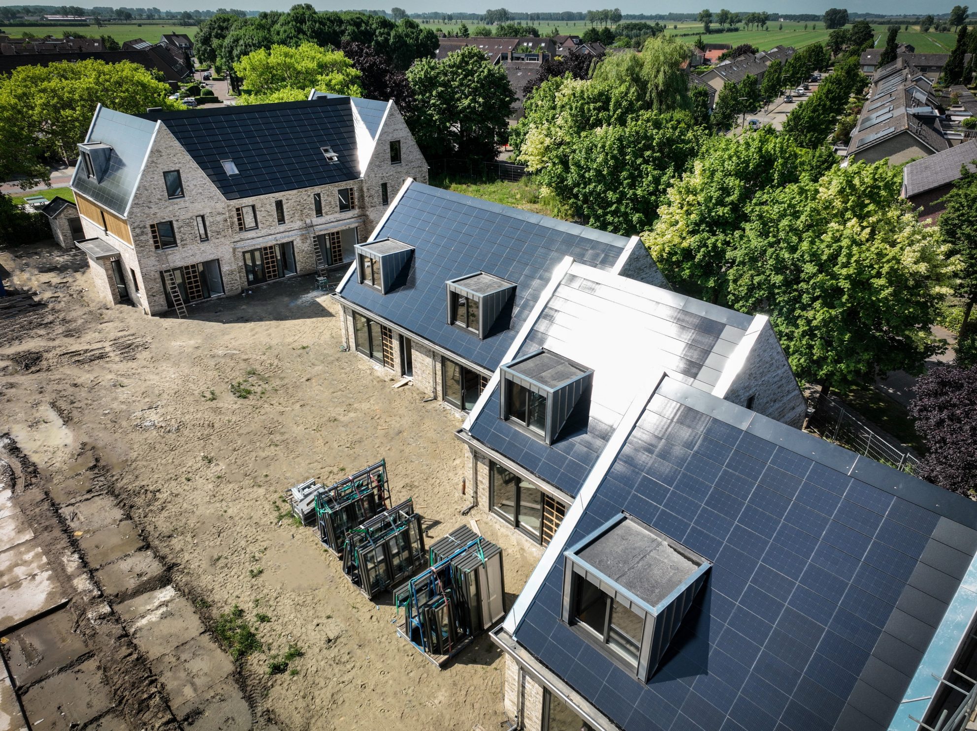Realisaties met Wevolt dakgeïntegreerde zonnepanelen